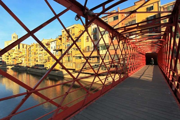 PHOTO: Eiffel Bridge in Girona, Spain