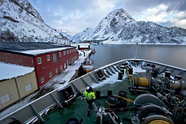 PHOTO: Hurtigruten ship docks at Oksfyord Norway